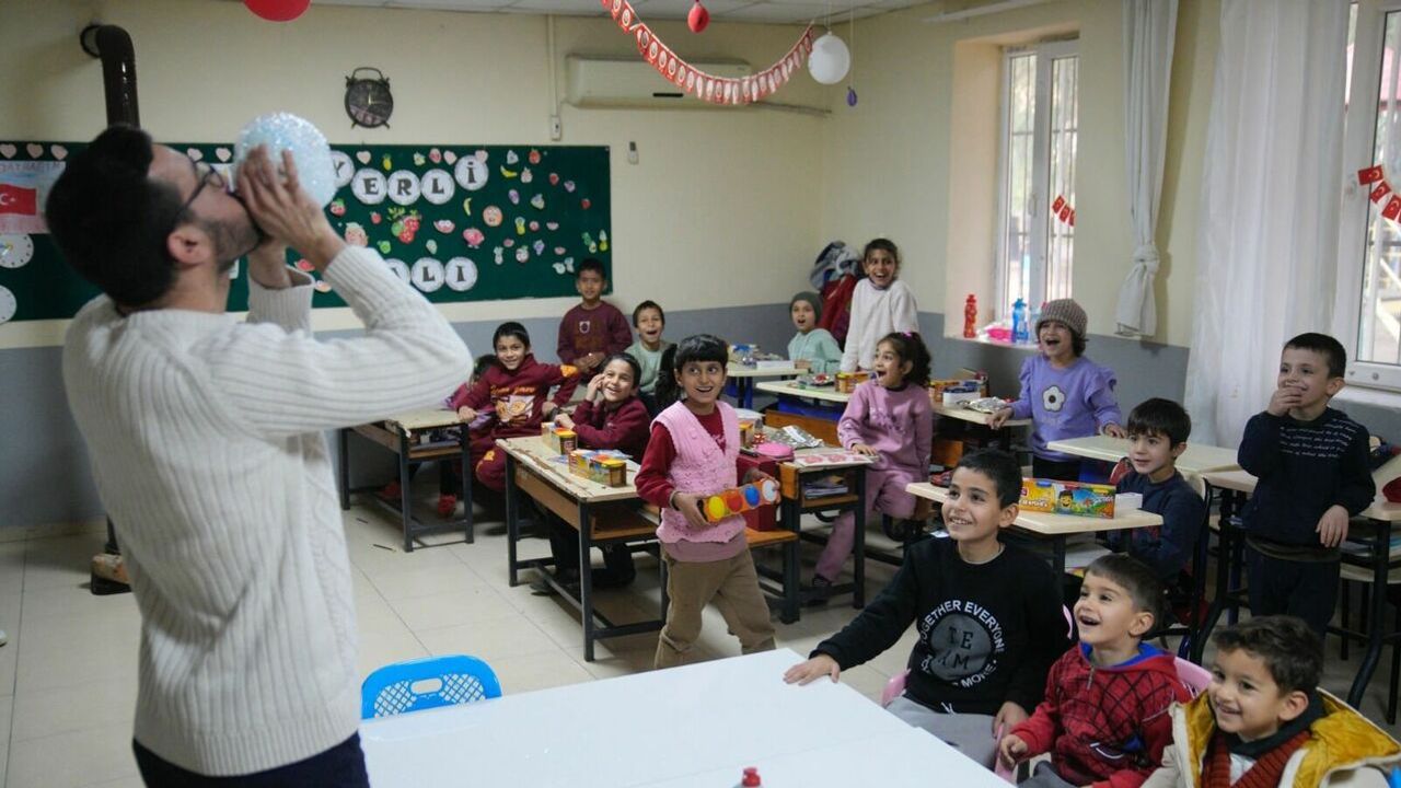 Başkan Oya Tekin, özel gereksinimli bireyleri yeni yıl öncesi unutmadı ...